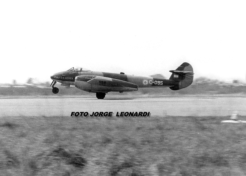 Mis fotos de Aviones: MIS FOTOS DE GLOSTER METEOR MK4 / Fuerza Aérea ...