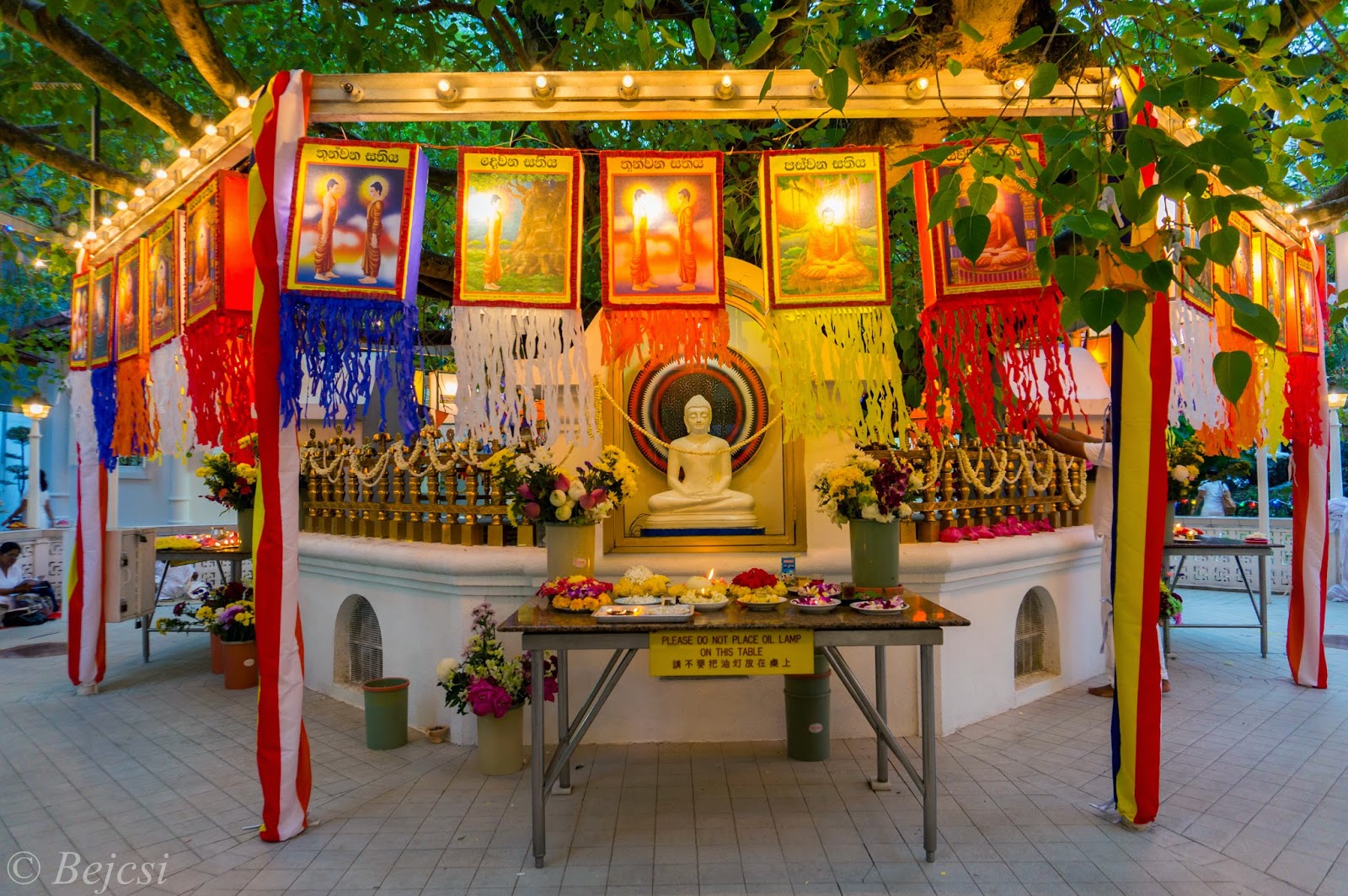 Vesak 2015 in Sri Lankaramaya Buddhist Temple | Adventures of Bejcsi