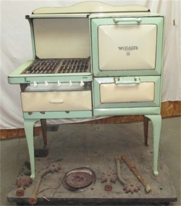 An Old-Fashioned World: Kitchen in progress