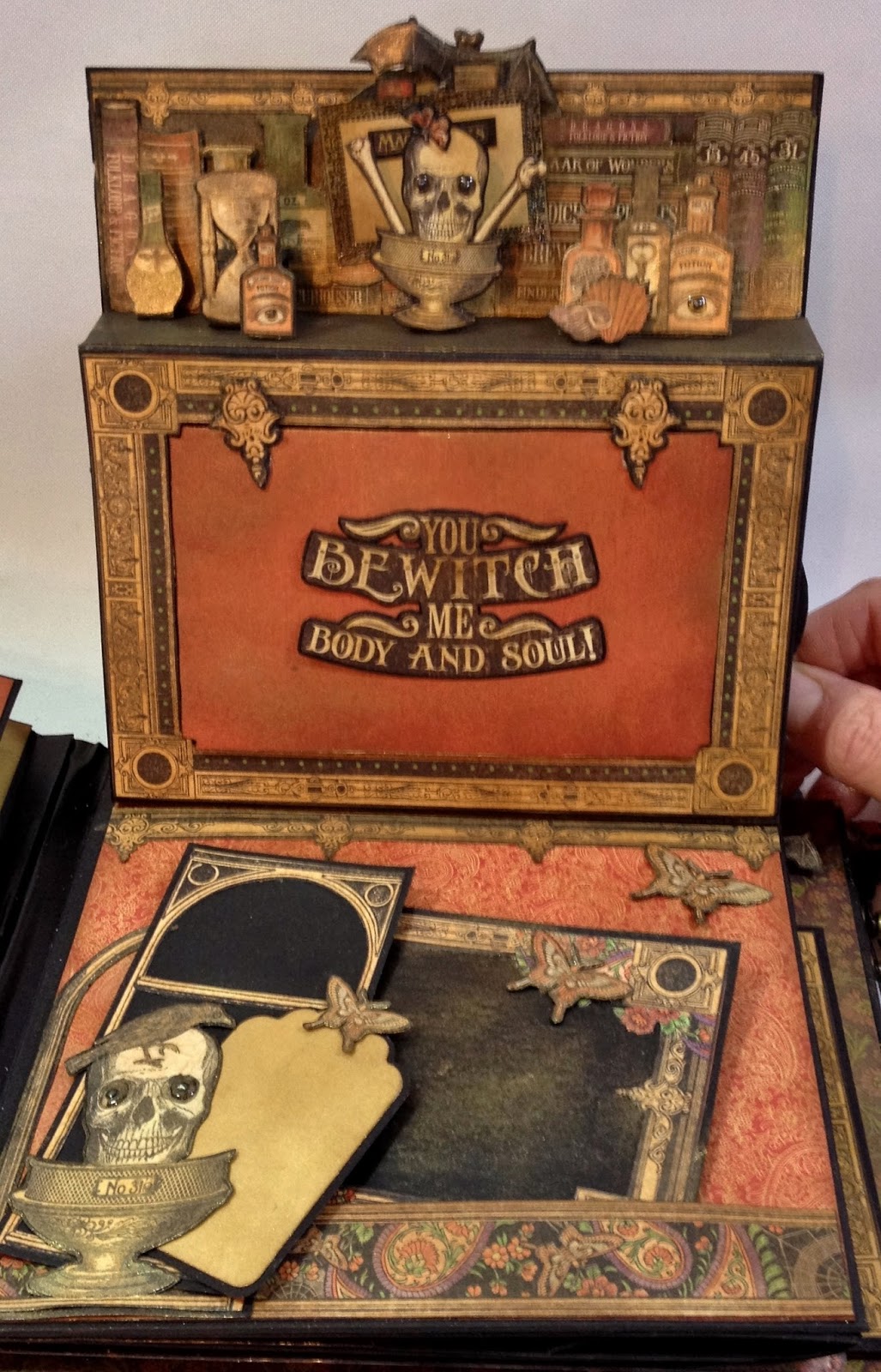 Graphic 45 Rare Oddities 6x6 page mini album | annes papercreations ...