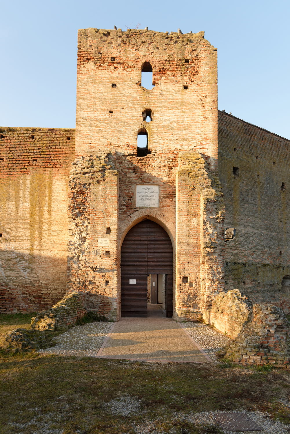 NIGEL'S RAMBLES: The Tower of Hunger, Castel d'Ario