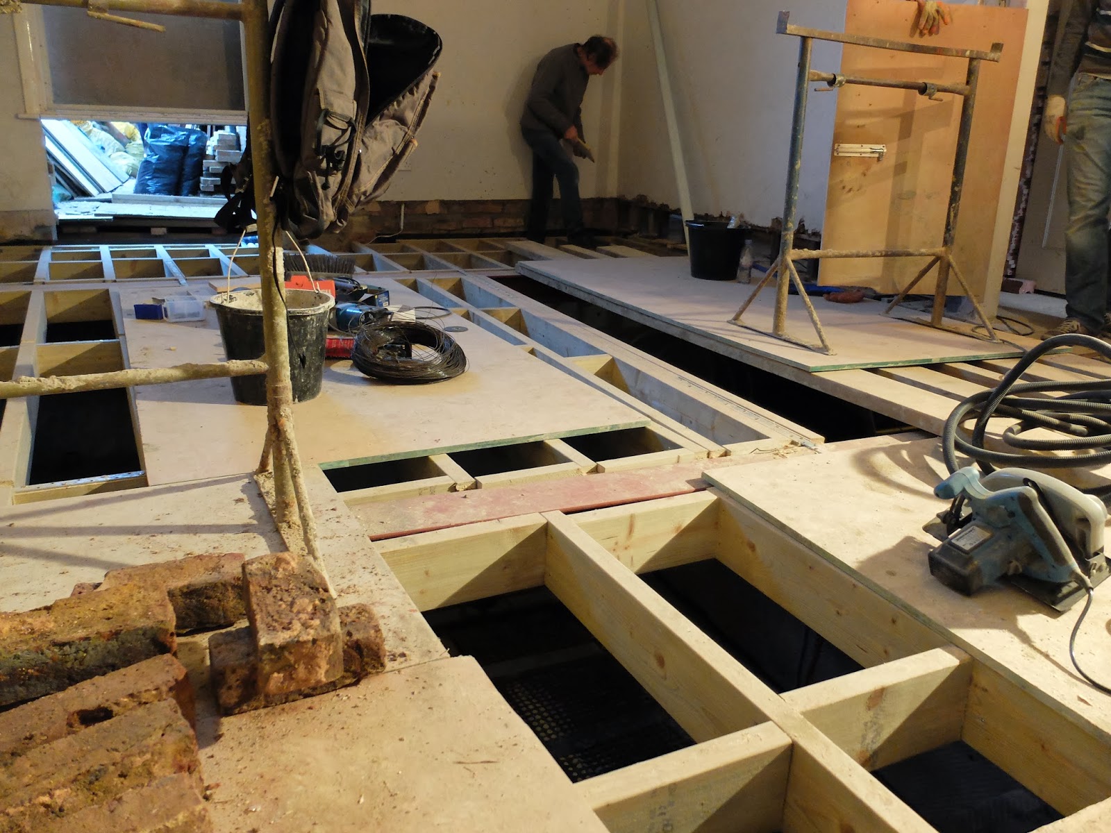 SukiSuki: New House - Floor Boards and Bricks