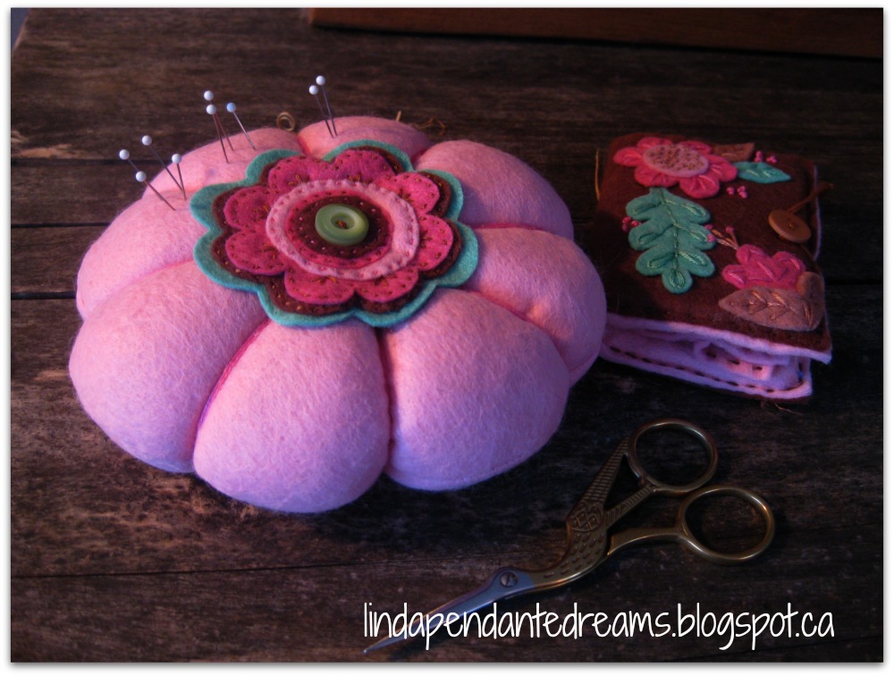 lindapendante dreams: Felt Pin Cushion