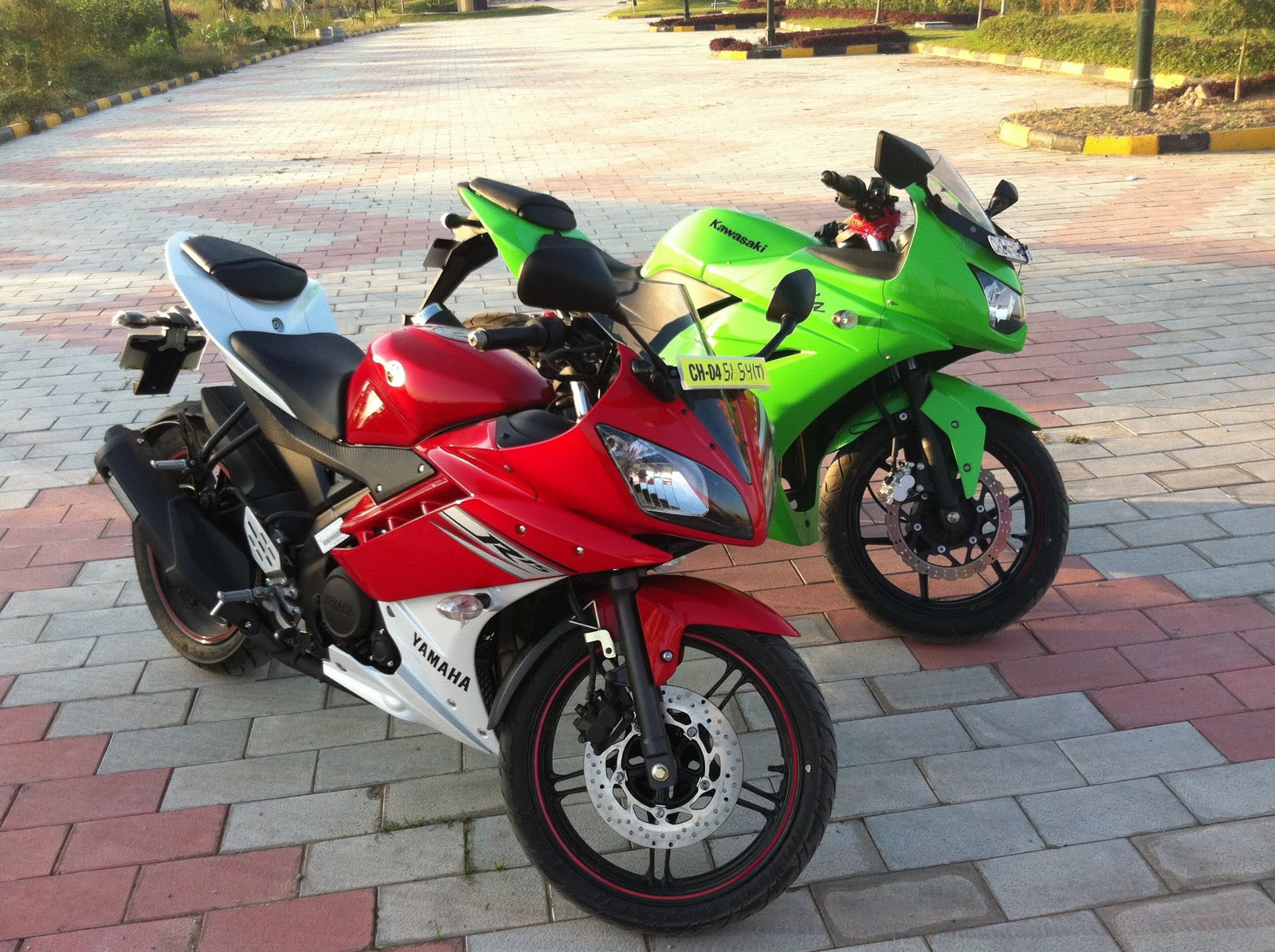 мy мαgι¢αℓ υηινєяѕє « •: New Yamaha R15 Version 2.0