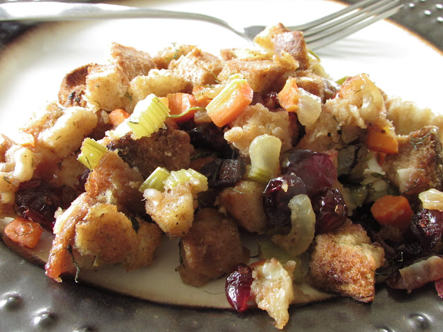 HAPPY CANADIAN THANKSGIVING: MY FAVOURITE EASY GLUTEN FREE STUFFING RECIPE