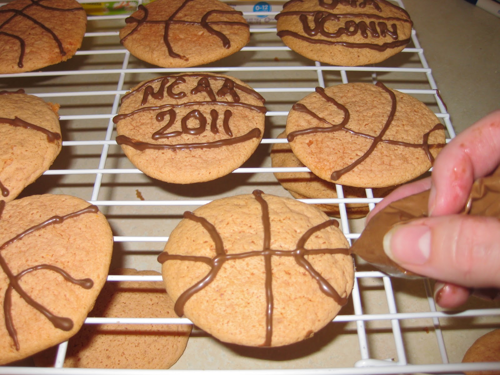 Basketball Whoopie pies - Mom Endeavors