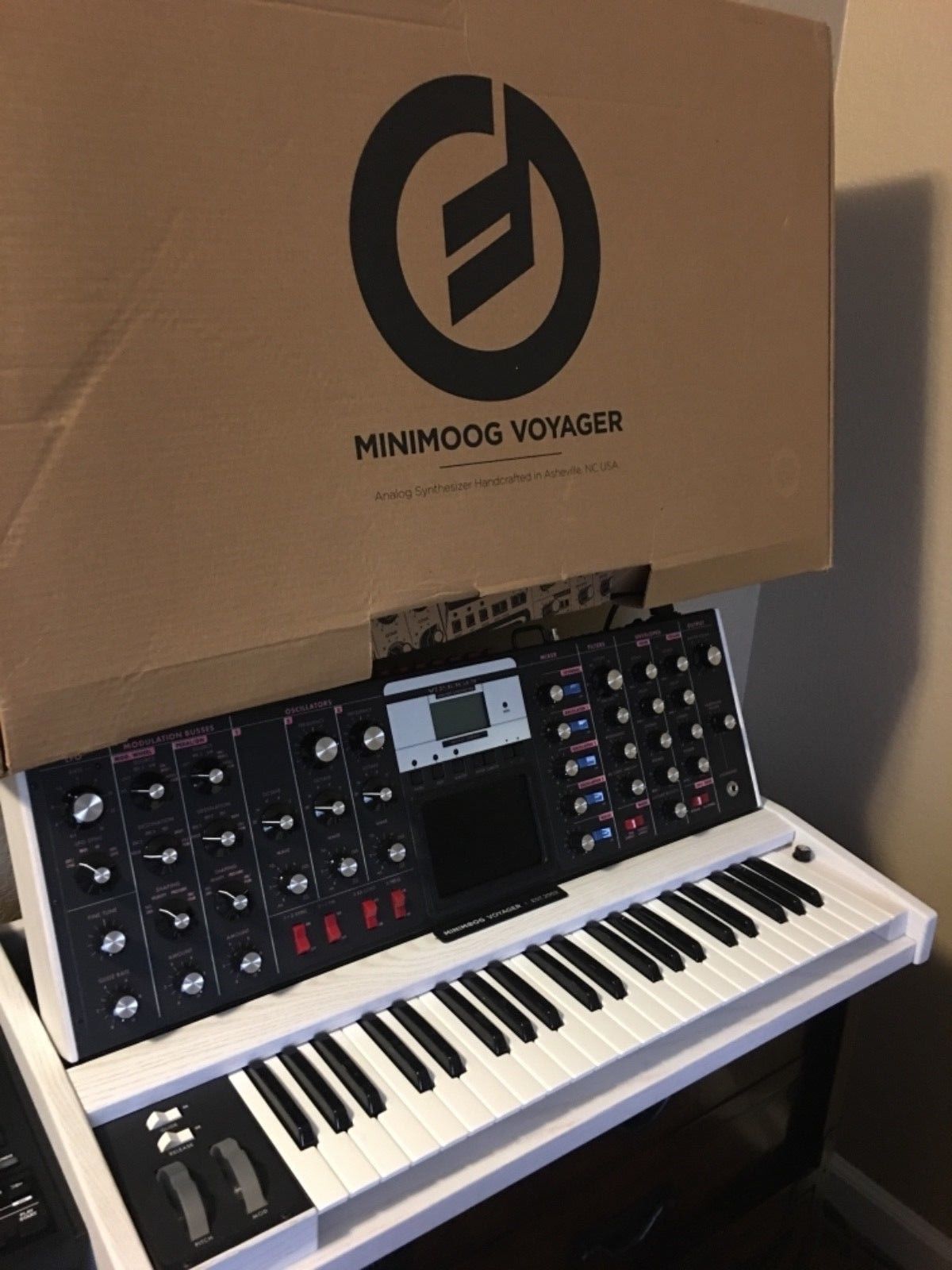 MATRIXSYNTH: Red on White Washed Moog Minimoog Voyager Performer ...