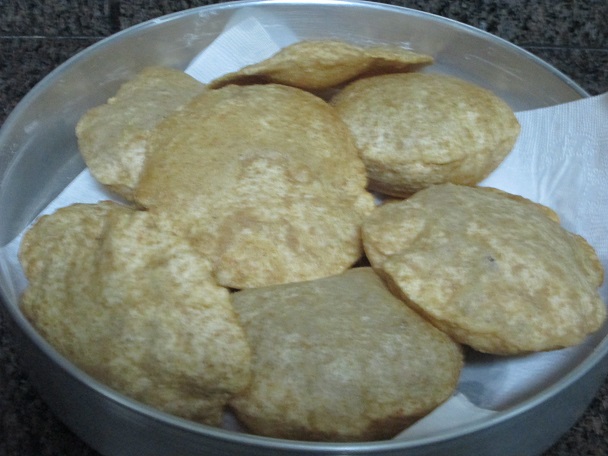 Sindhi Food Mazaa: MAKHNI DAL - PURI