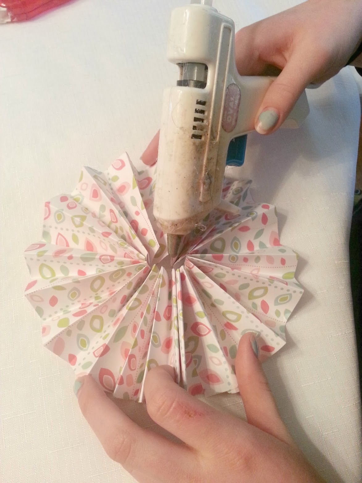 How to Make Paper Rosettes - Crafts a la mode