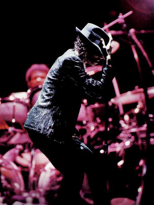 MJJ Photo Gallery: Michael Jackson - Victory Tour (The Jackson Tour)