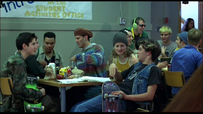 Happyotter: DISTURBING BEHAVIOR (1998)