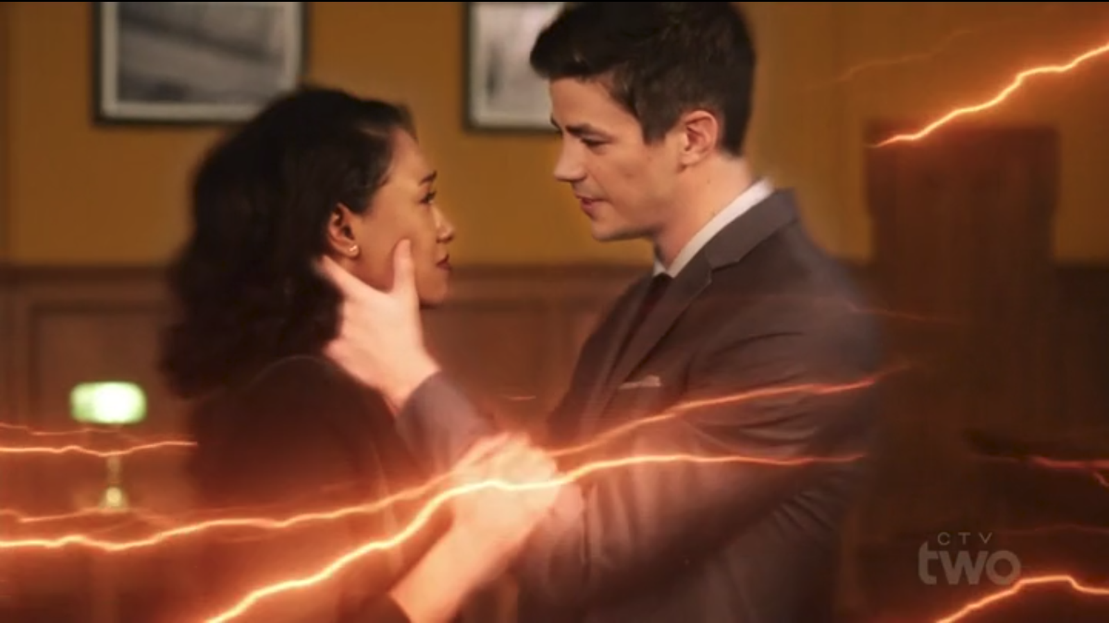 THE FLASH "TRAIL OF THE FLASH" REVIEW