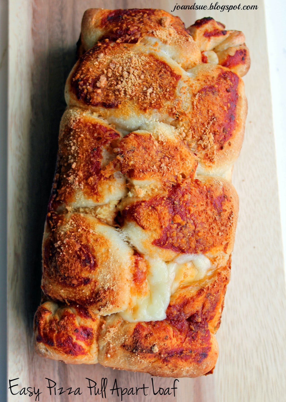 Jo and Sue: Easy Pizza Pull Apart Loaf