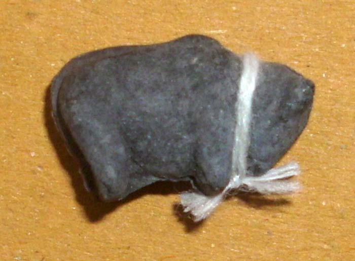 Buddhist Amulets: Wua Tanu Protection from Black Magic amulet - hand ...