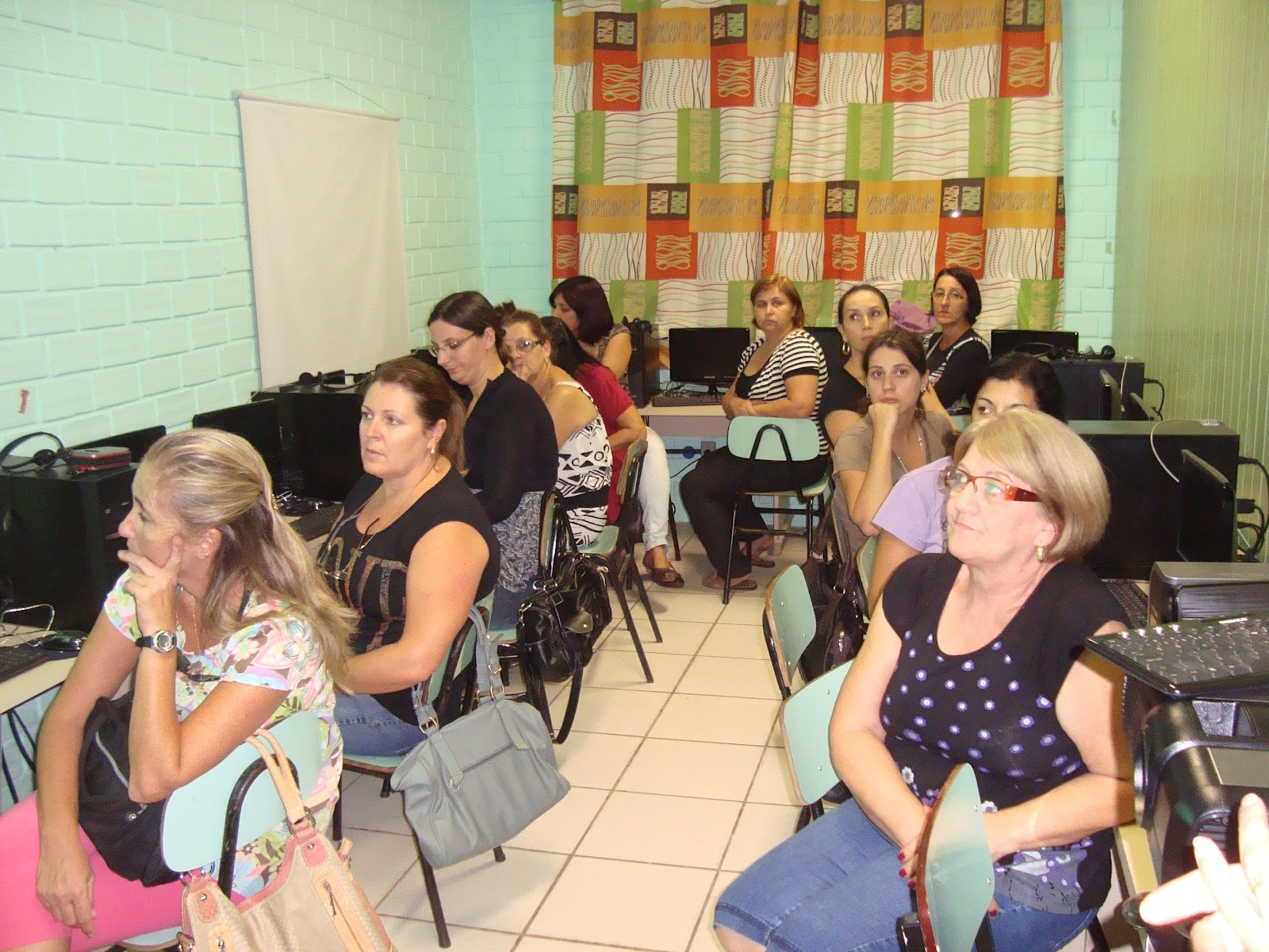 Núcleo de Tecnologia Municipal (NTM) Gravataí : Conhecendo o Linux Educacional 4.0