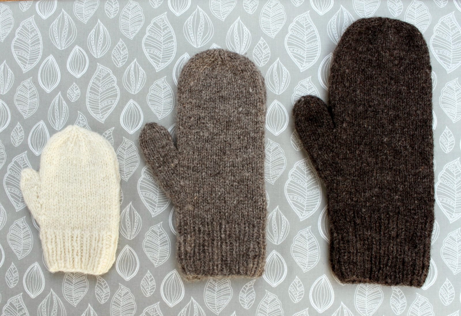 Hand Knitted Things: Hat Mittens and Scarf