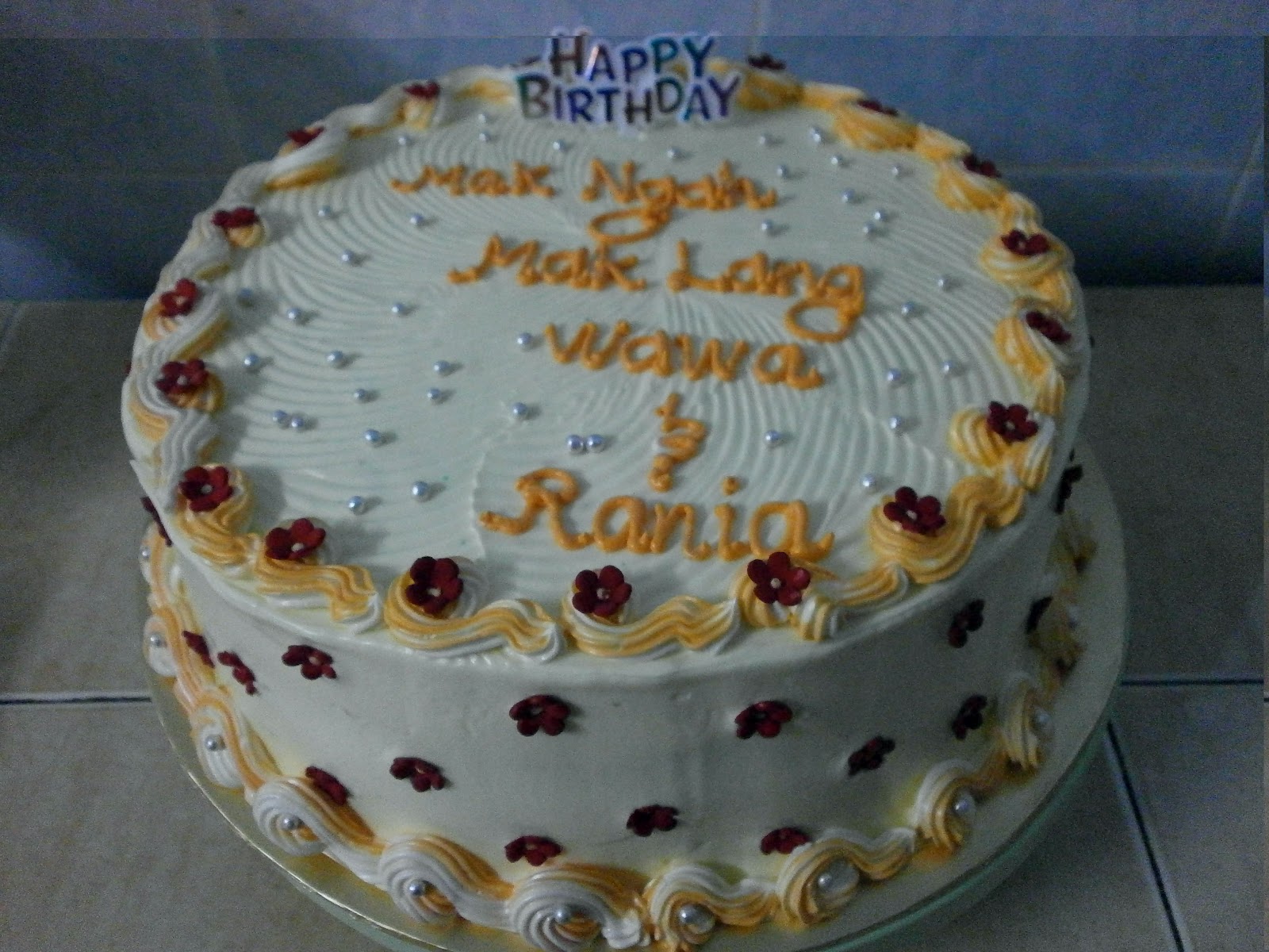 ANIE DELIGHT HOME MADE CAKE & CHOCOLATE: Tempahan Kek Besday