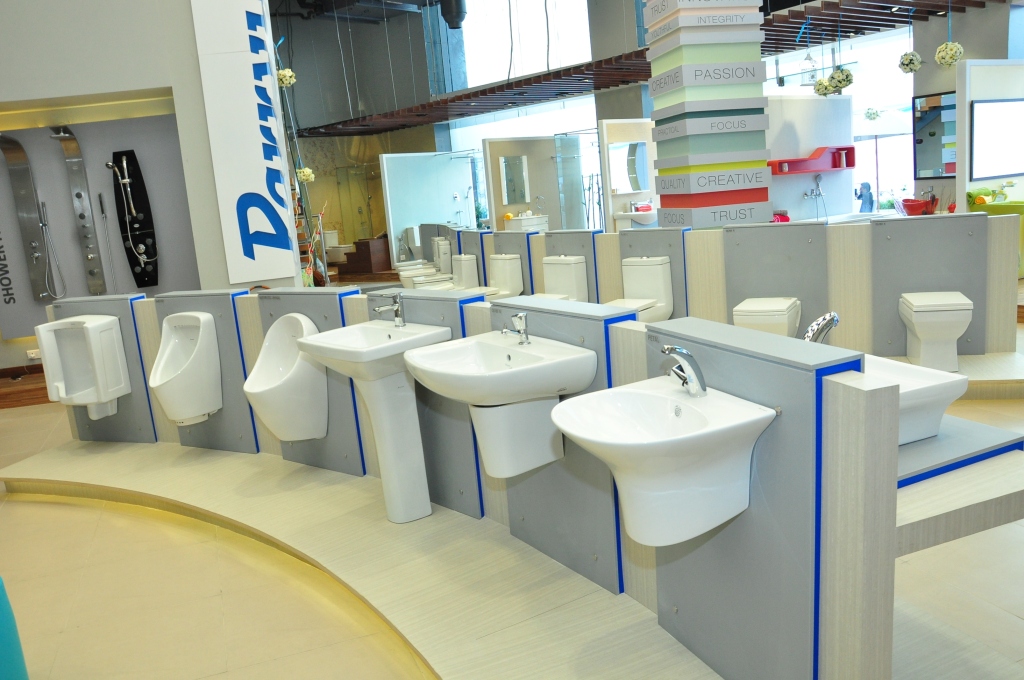 Parryware Display Studio by Roca Bathrooms Inaugurated by Pau Abello ...