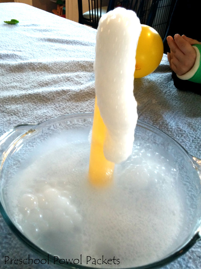 Dry Ice Bubble Science Experiment | Preschool Powol Packets