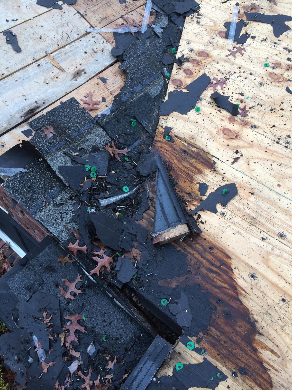 ELITE ROOFING: PHOTOS: Look out for these roofing disasters