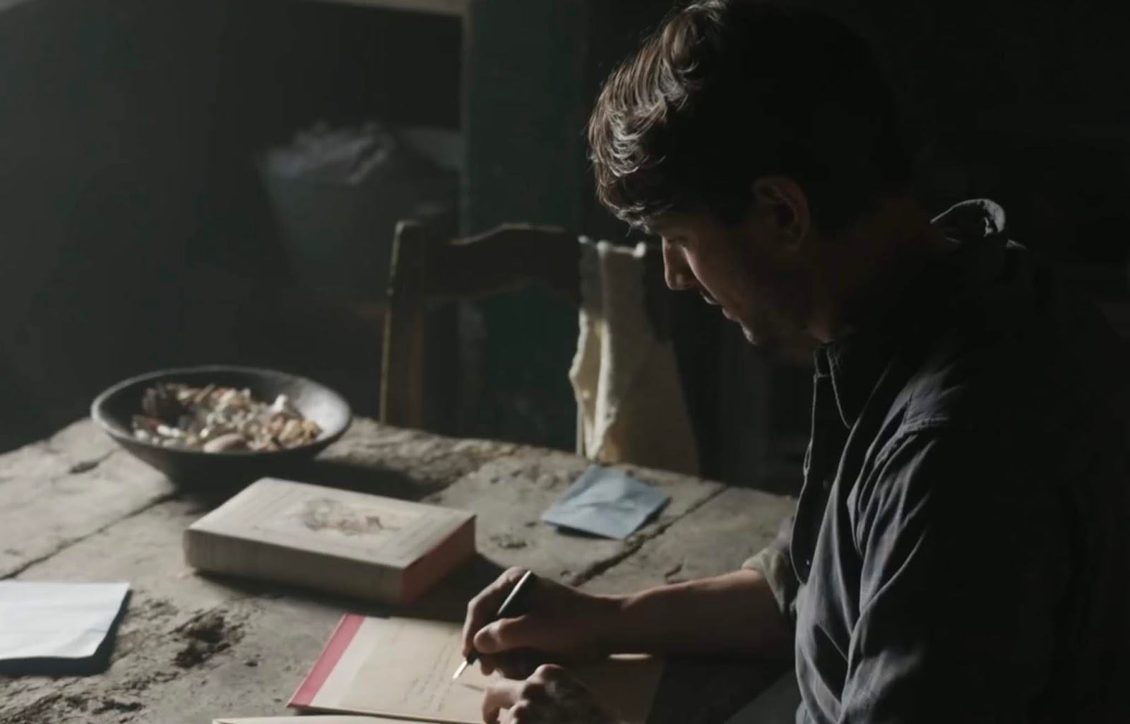 Jon Crunch: Review: Netflix’s Charming “The Guernsey Literary and ...