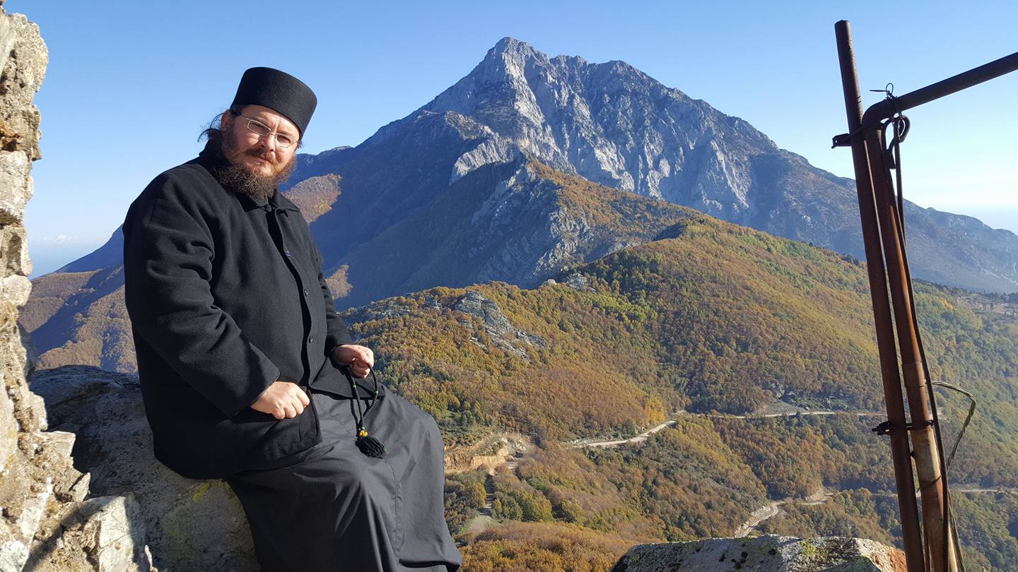 Agion Oros ΄Αγιον ΄Ορος (Athos): 579 - ZONSOPGANG BOVEN DE AGION OROS ...