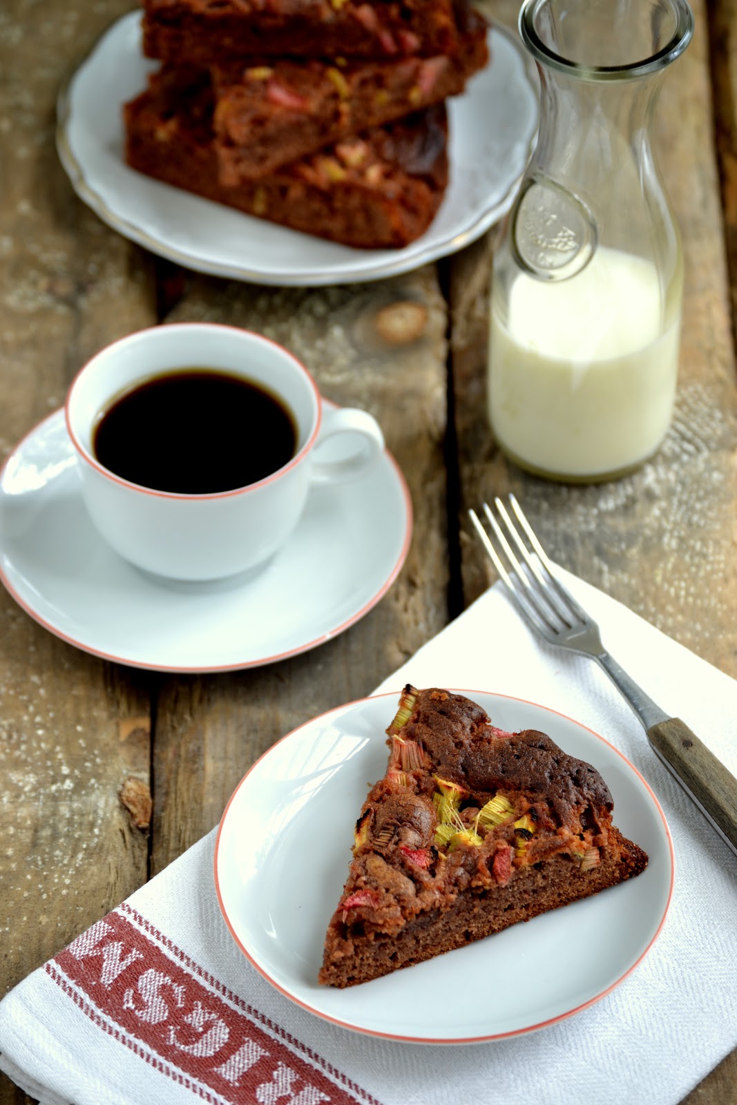 Andraga Kööginurgas: Šokolaadi-rabarberikook