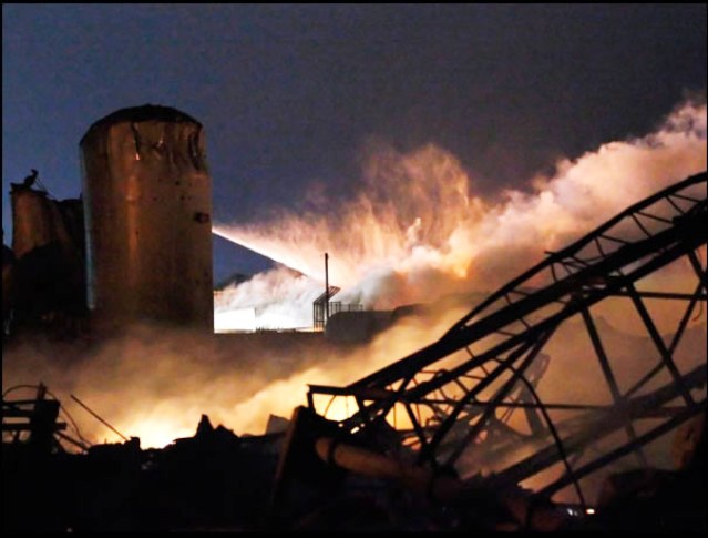 "EUA": Explosão em fábrica no Texas deixa mortos e feridos.