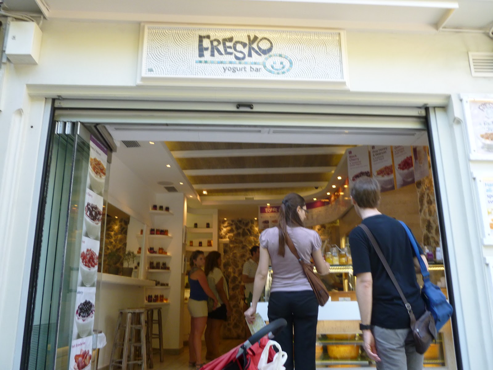 Wandering Voyager: FRESKO yogurt bar in Athens