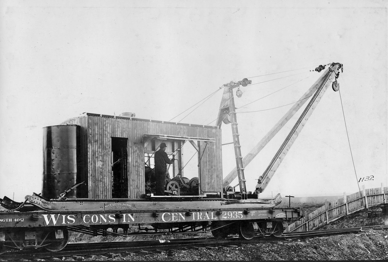 Model Railroad Minutiae: Skidder on flatcar