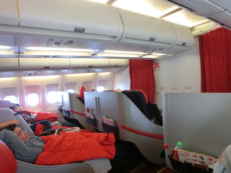 Seoul 2013 - Air Asia X Premium Flatbed - 廉价的商务舱位享受