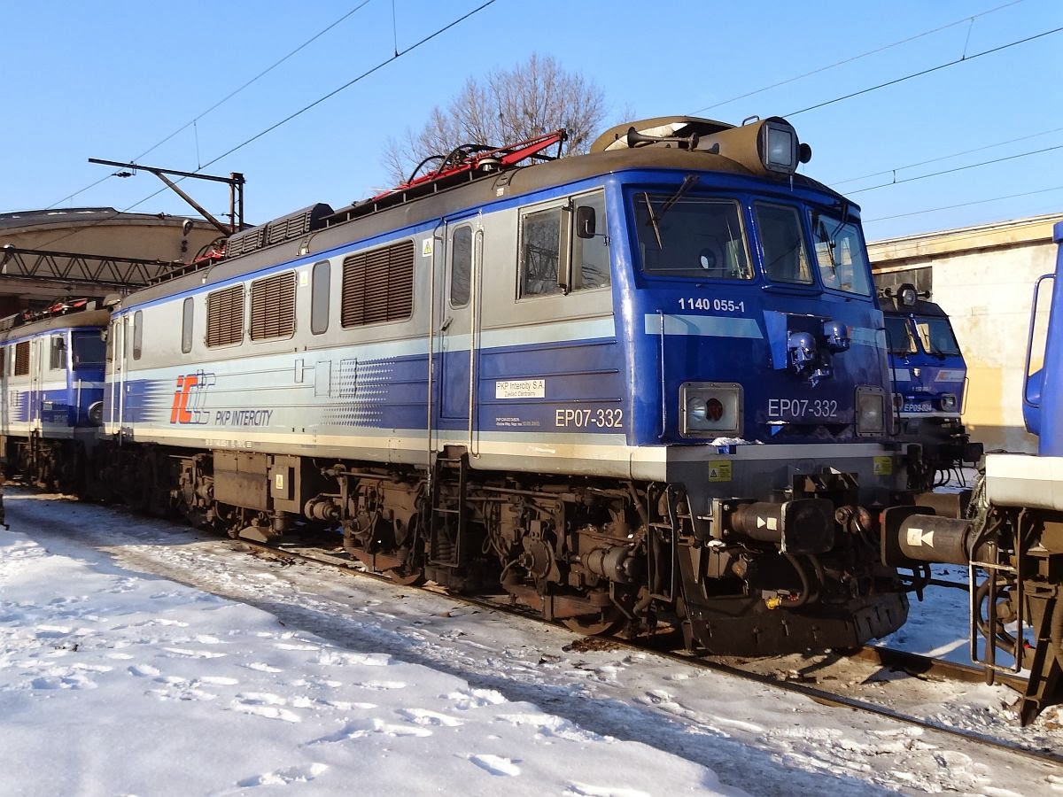 Turbosiódemka EU07A-001 na Olszynce Grochowskiej | Torowy