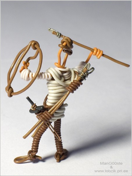 Simply Creative: Amazing Soldiers Made of Cables and Wires