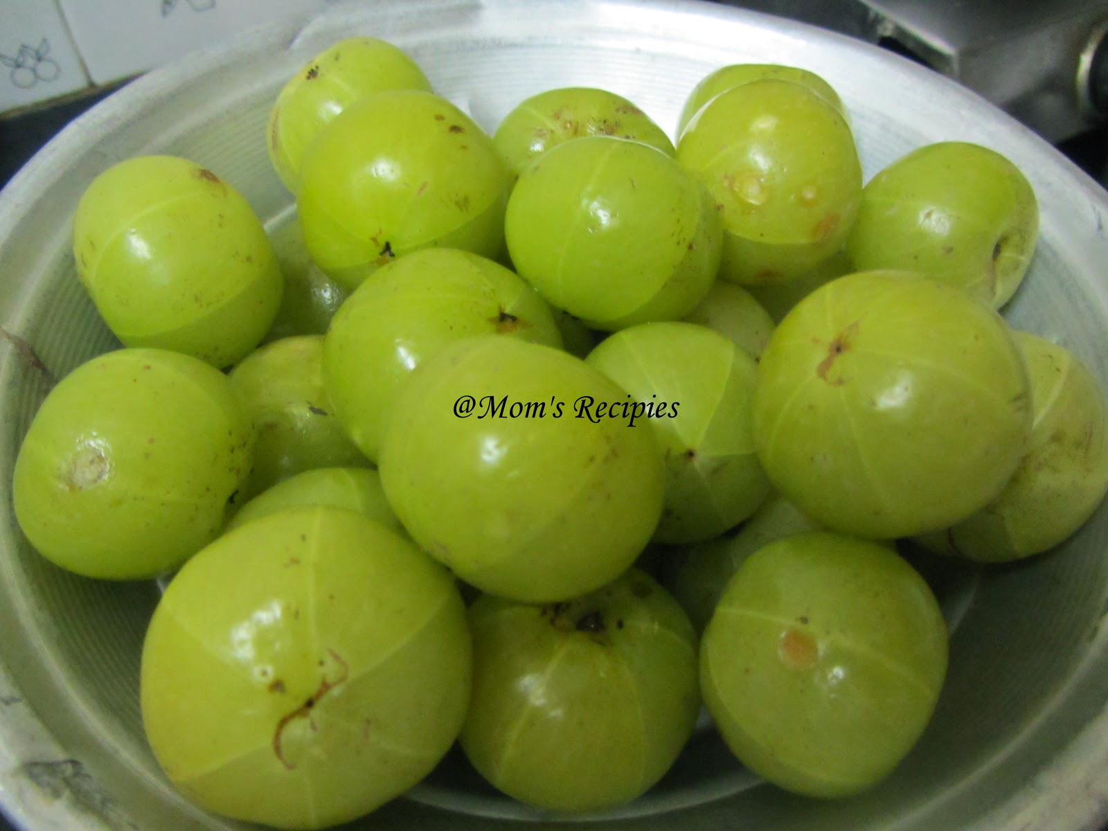 Mom's Recipies: Usiri Avakaya / Indian Gooseberry Pickle / Amla Achar ...