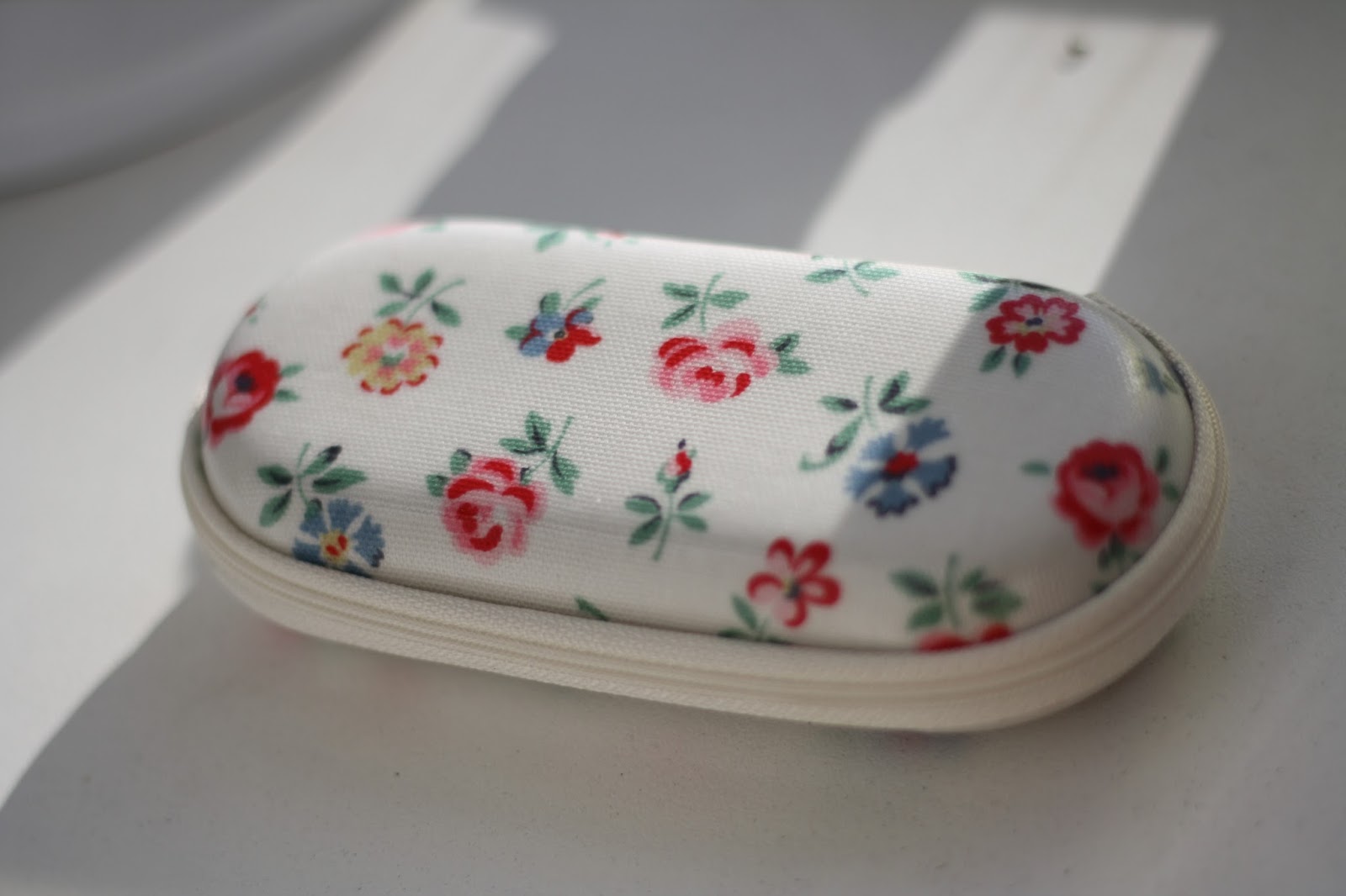 Twirlybirdie: Cath Kidston glasses case