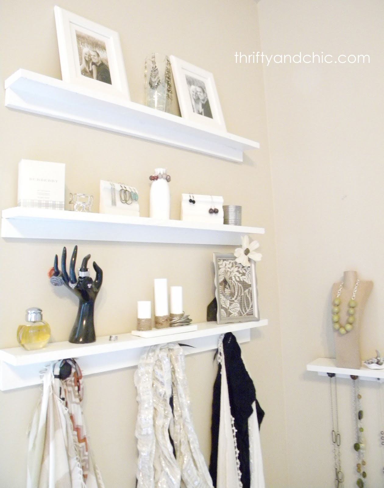 Thrifty and Chic - DIY Projects and Home Decor