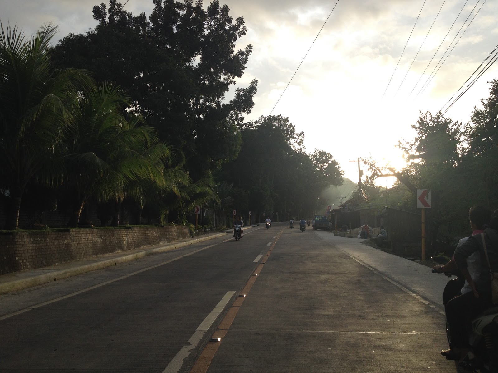 RESTLESS PINAY: Larena Triad Restaurant and Coffee Shop in Larena, Siquijor