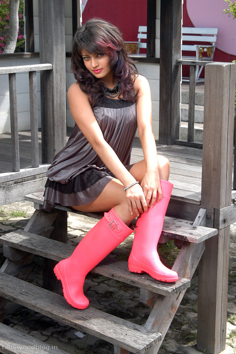 Allari Naresh's Madata Kaja Movie New Photos Stills