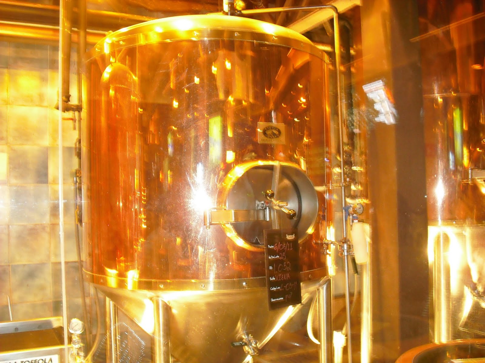 Beer and Records in Mexico City / Cervezas artesanales y vinilos en la ...