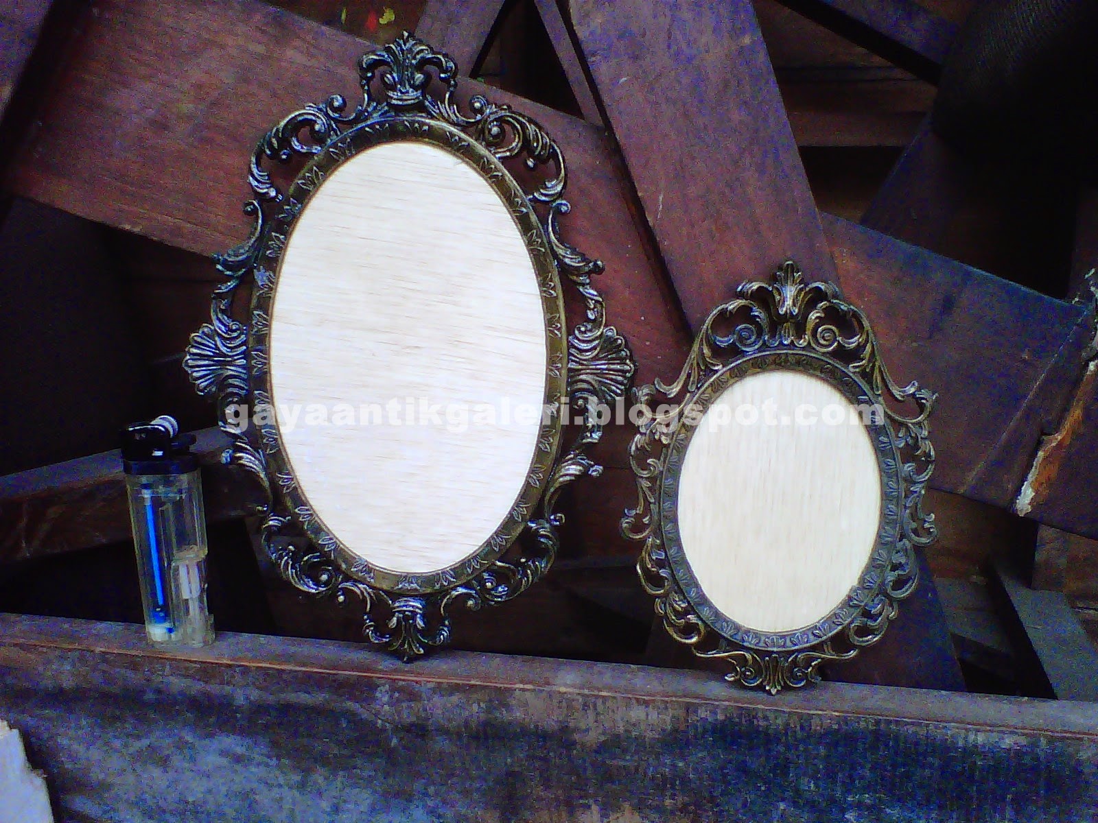 Gaya Antik Galeri : Sepasang Frame Antik Itali Bahan Babet Full Ornamen ...