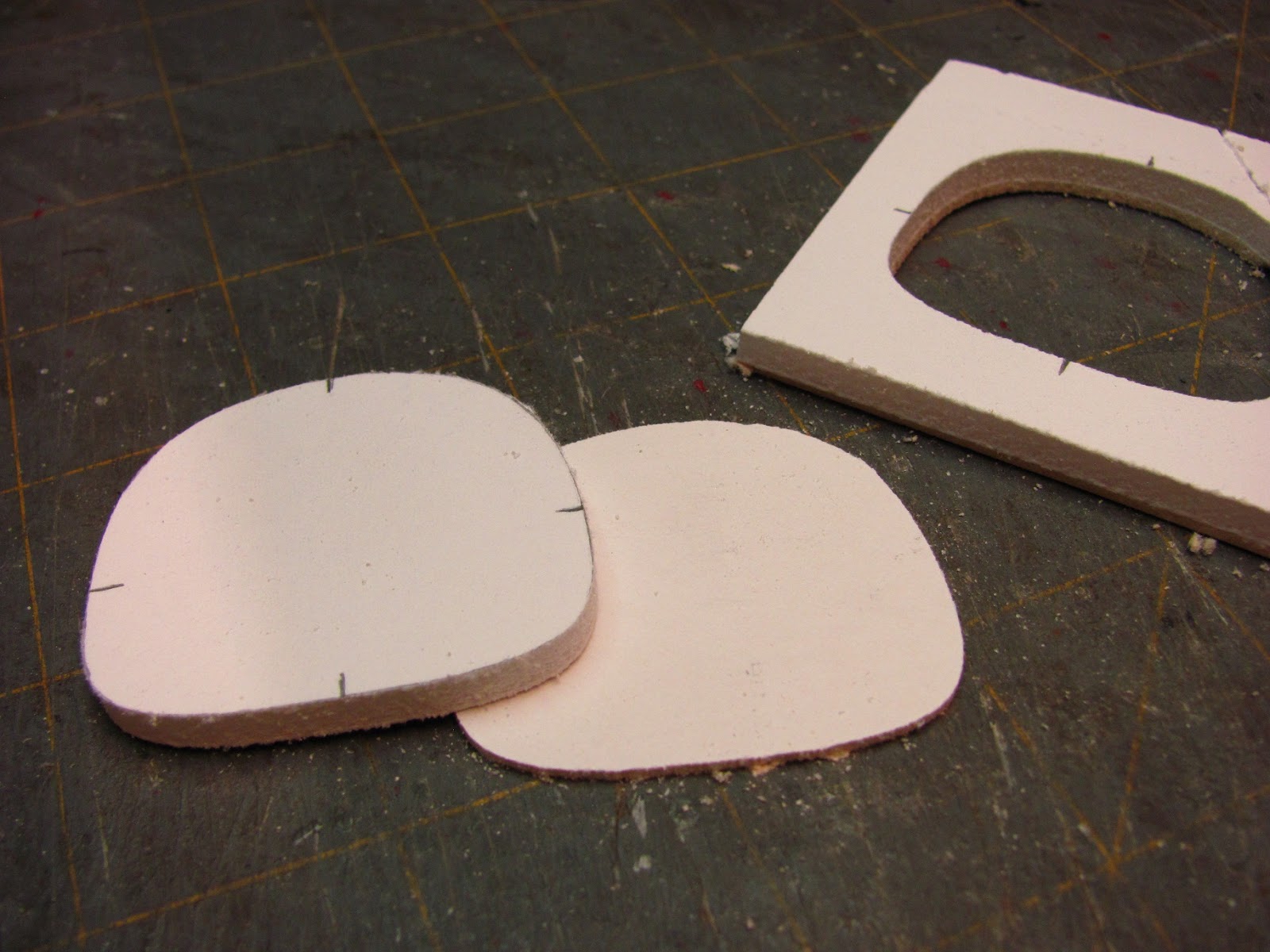 Dollhouse Miniature Furniture - Tutorials | 1 inch minis: August 2015