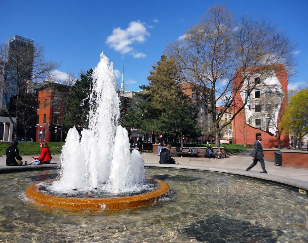 Toronto Grand Prix Tourist - A Toronto Blog: Berczy Park fountain ...