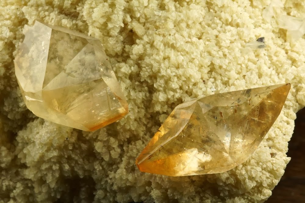 Calcite twinning: the four classes