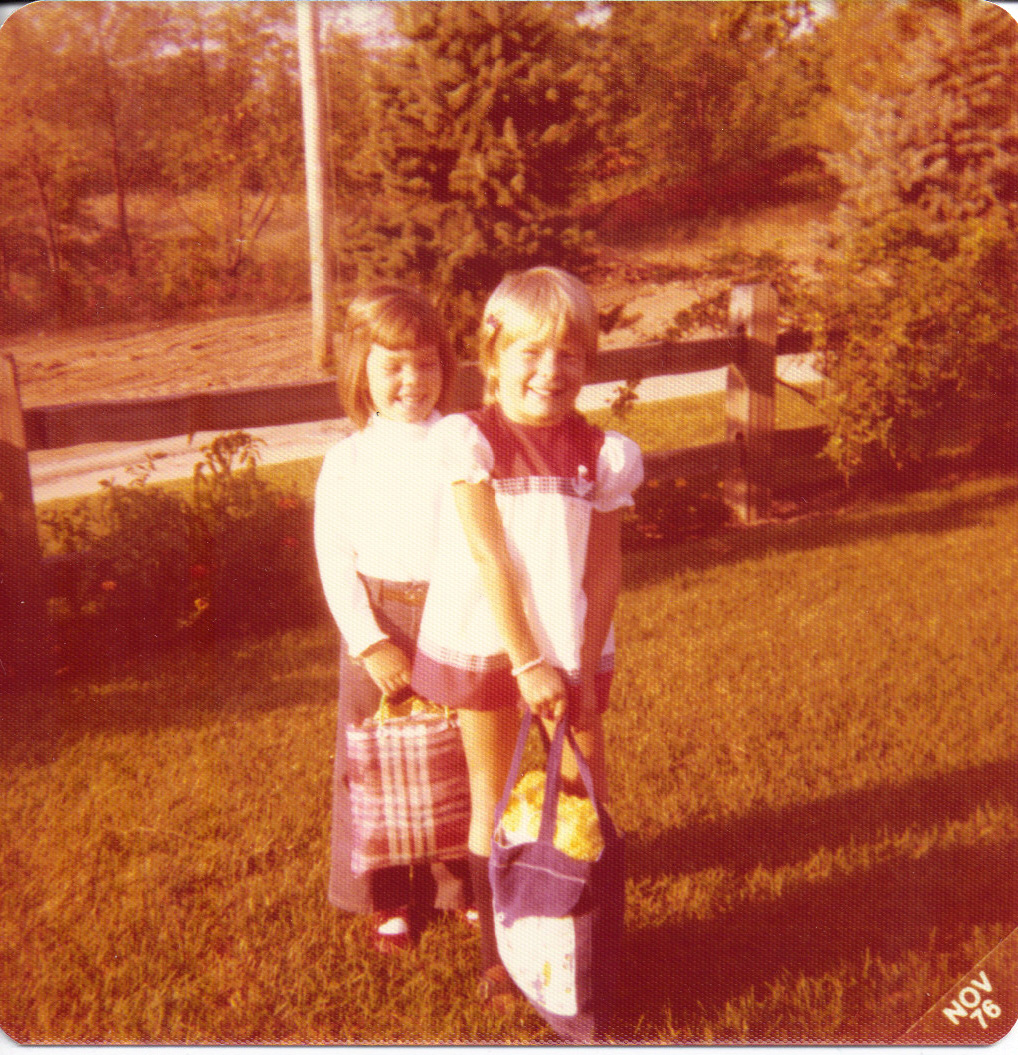 Souvenirs de la mode enfantine: Les années 70, Bobbi Joe et Allison ...