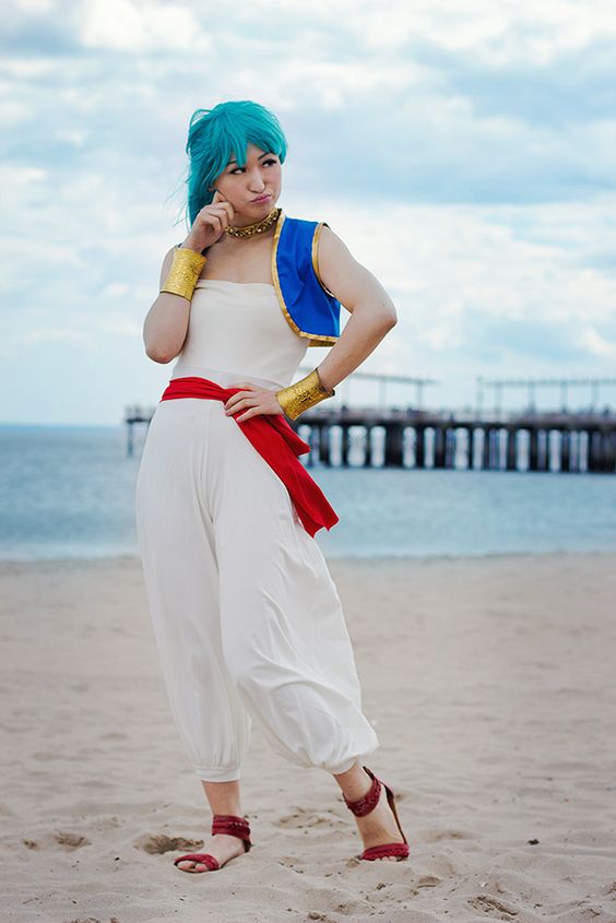 Footnotes: Bulma Cosplay Pictures