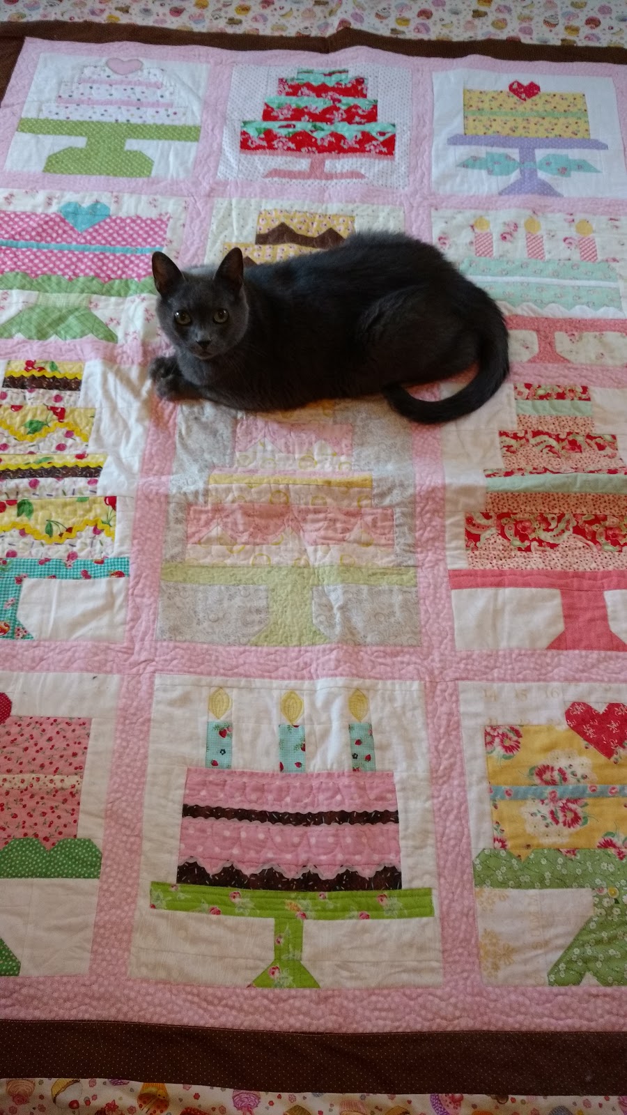 Missy's Homemaking Adventures: Cupcake the Calico Cat on the Cake Quilt