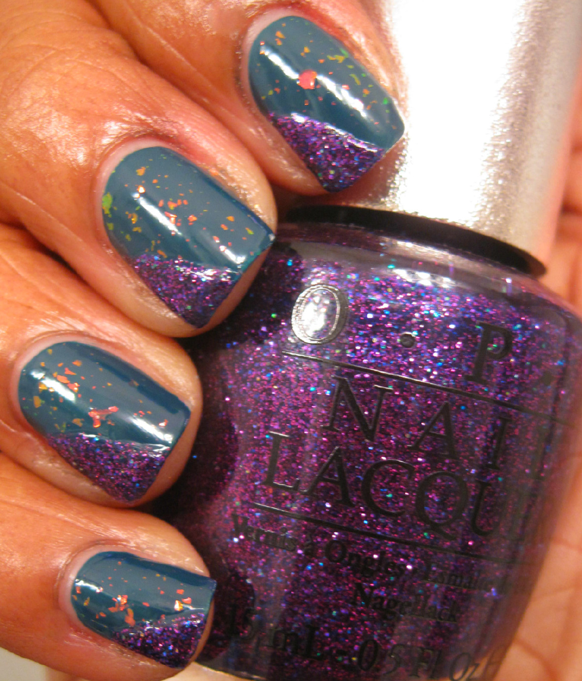 Karine’s Vernis Club: Flakies and Glitter manicure- Tutorial