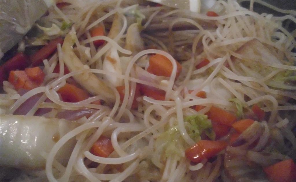 The Do-It-Yourself Mom: Easy One-Dish Dinner: Pancit