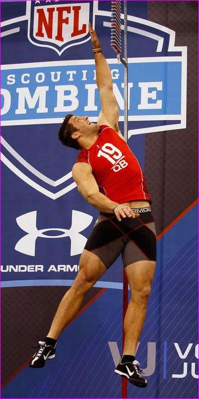 VJBrendan.com: Tim Tebow Working Out During a Training Session.