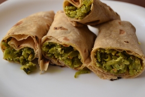 Vaniensamayalarai: Pulka Fulka (Indian soft bread) with broad beans